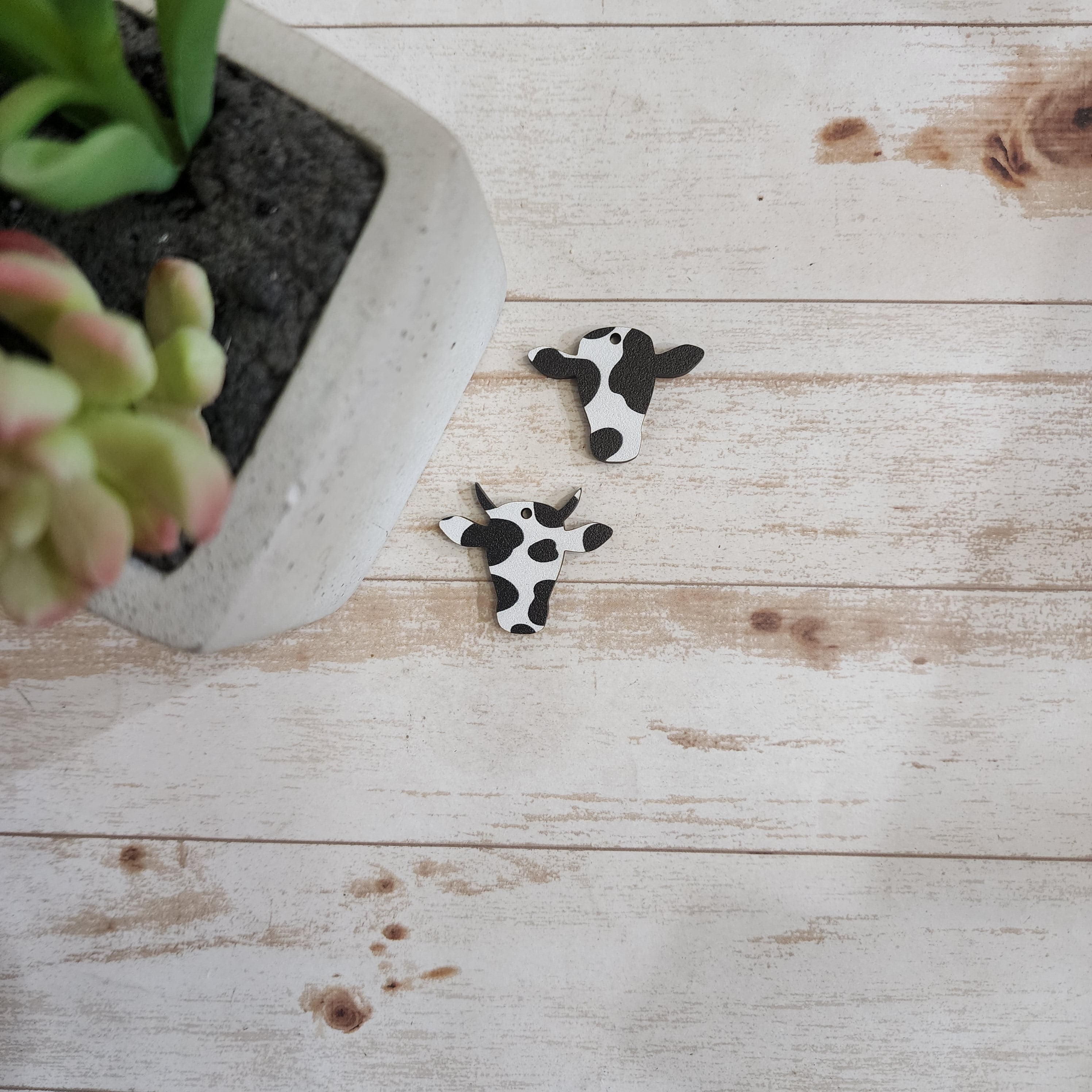 Patterned Wood Cow Head Drops – LilliBella Innovations