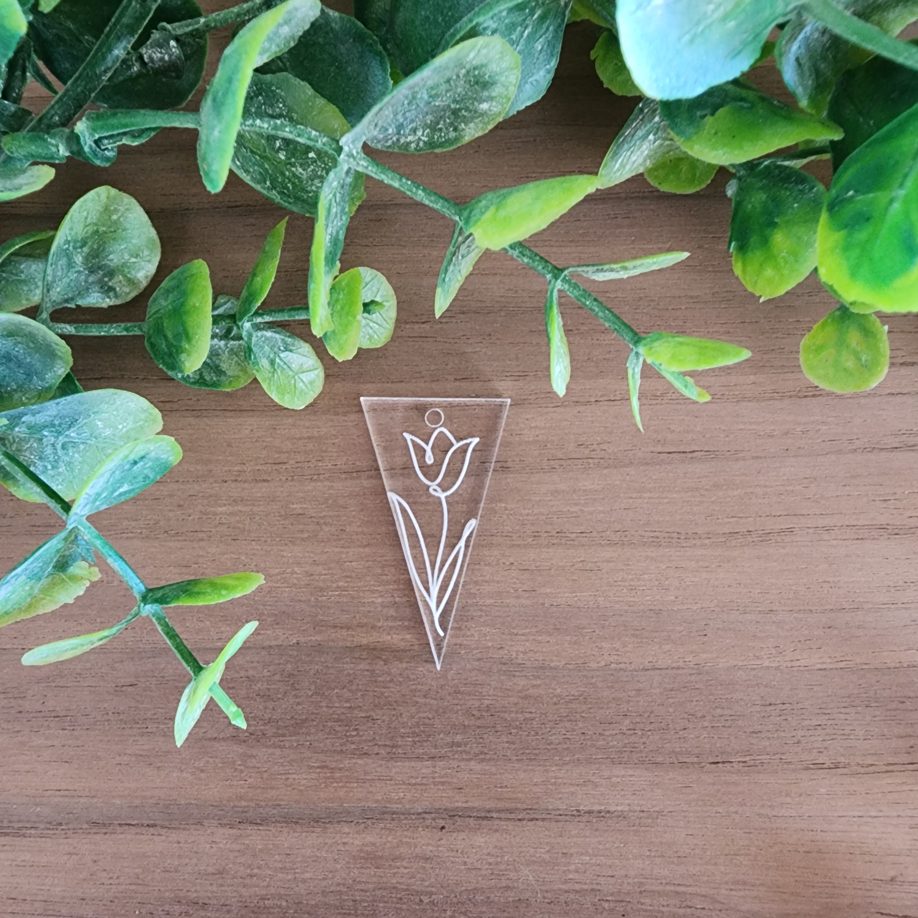 Acrylic Tulip Triangle Drop – LilliBella Innovations